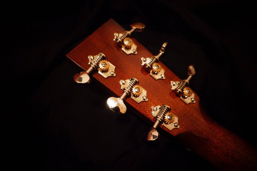 Collings 01 Guitar – Banjo Studio